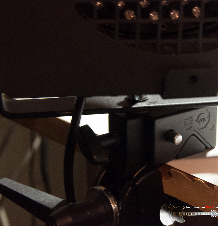 Manfrotto Super Clamp 035 und Aufnahmebolzen 264: InstrumentenCheck.de